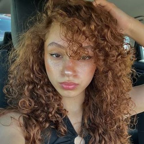 bella_castanon Influencer Profile | SubmitHub