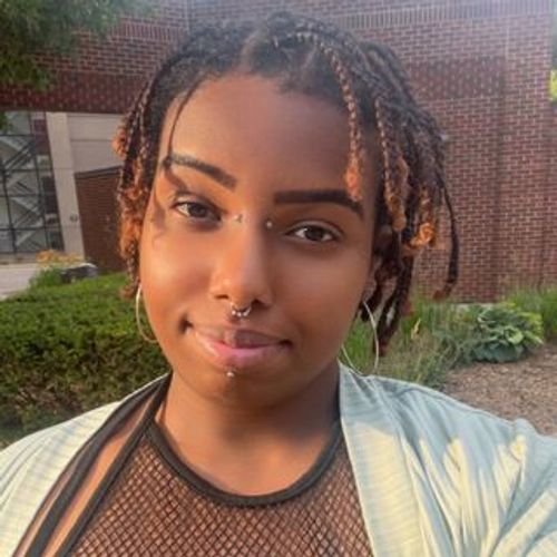 curves_for_dayz Influencer Profile | SubmitHub
